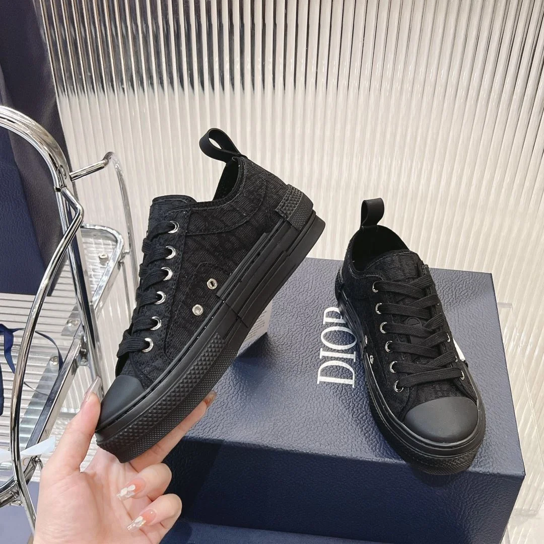 Bargain Christian Dior Flat Shoes