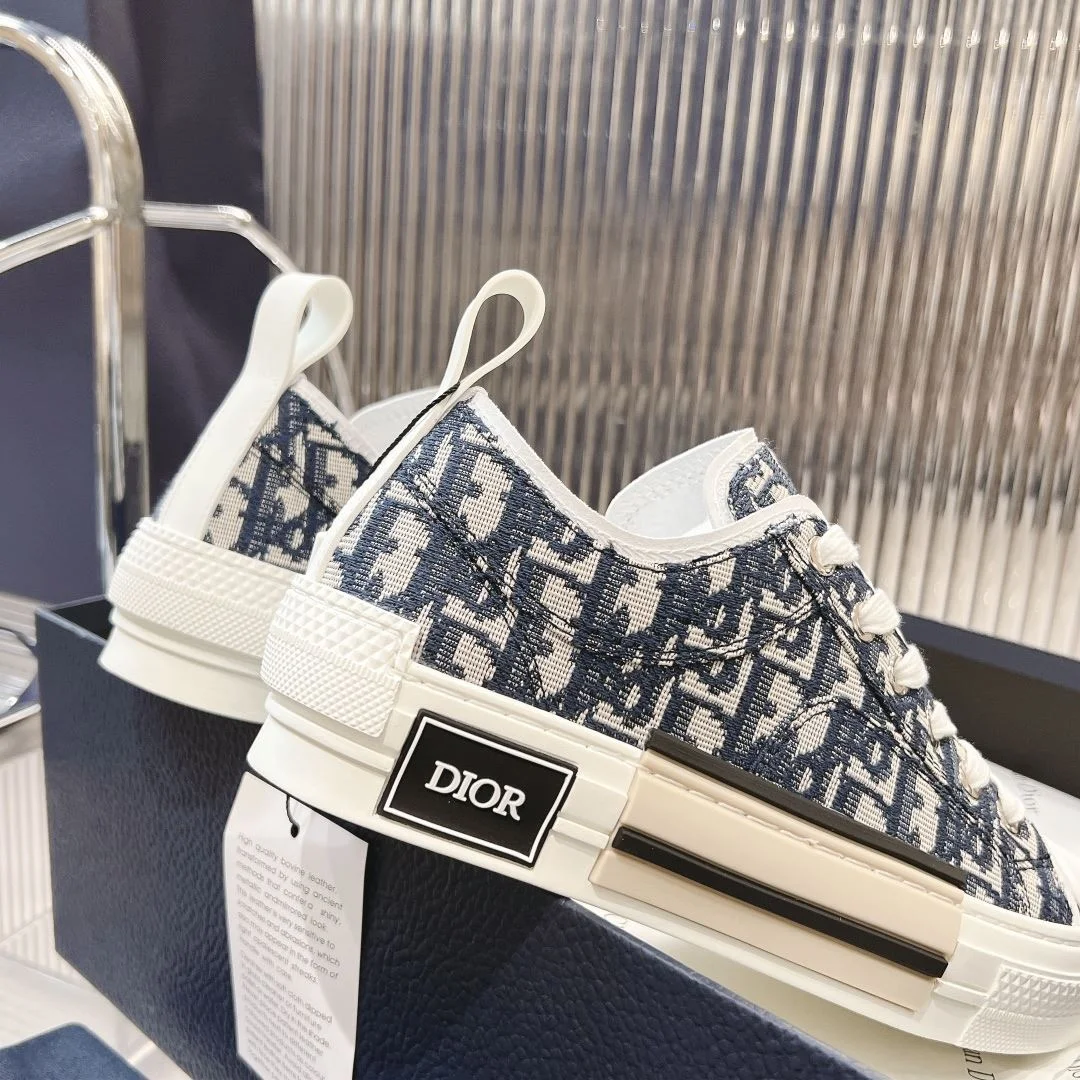 Bargain Christian Dior Flat Shoes