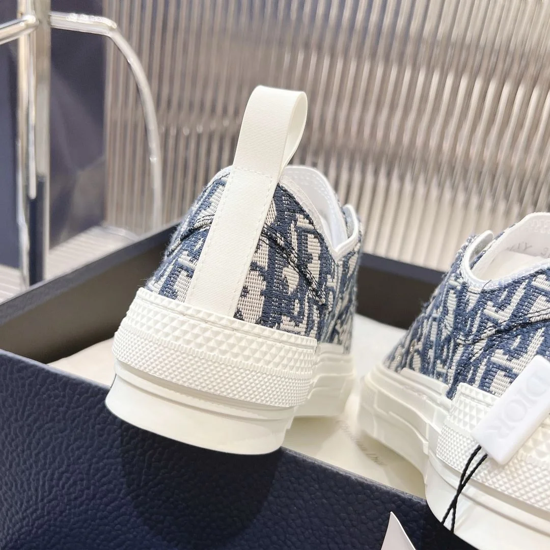 Bargain Christian Dior Flat Shoes