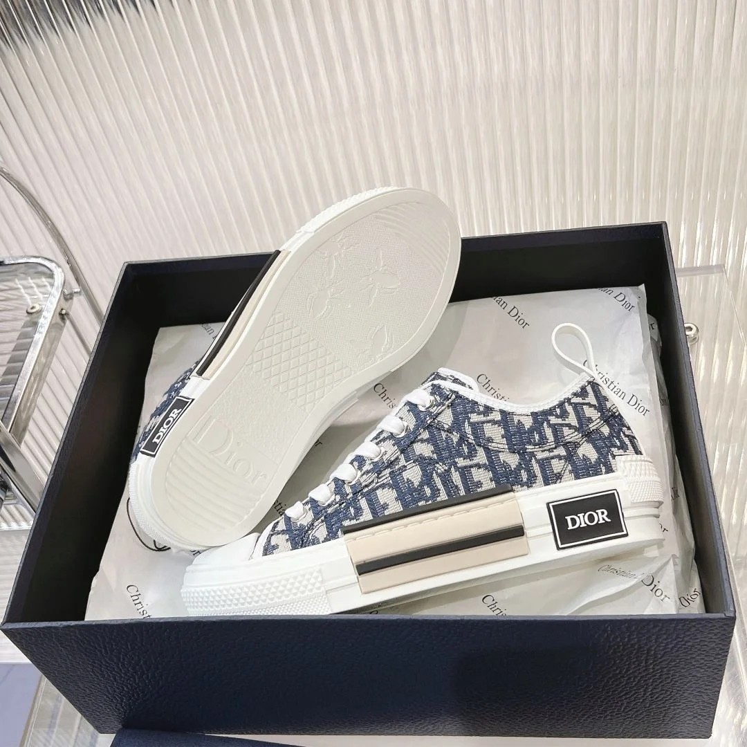 Bargain Christian Dior Flat Shoes