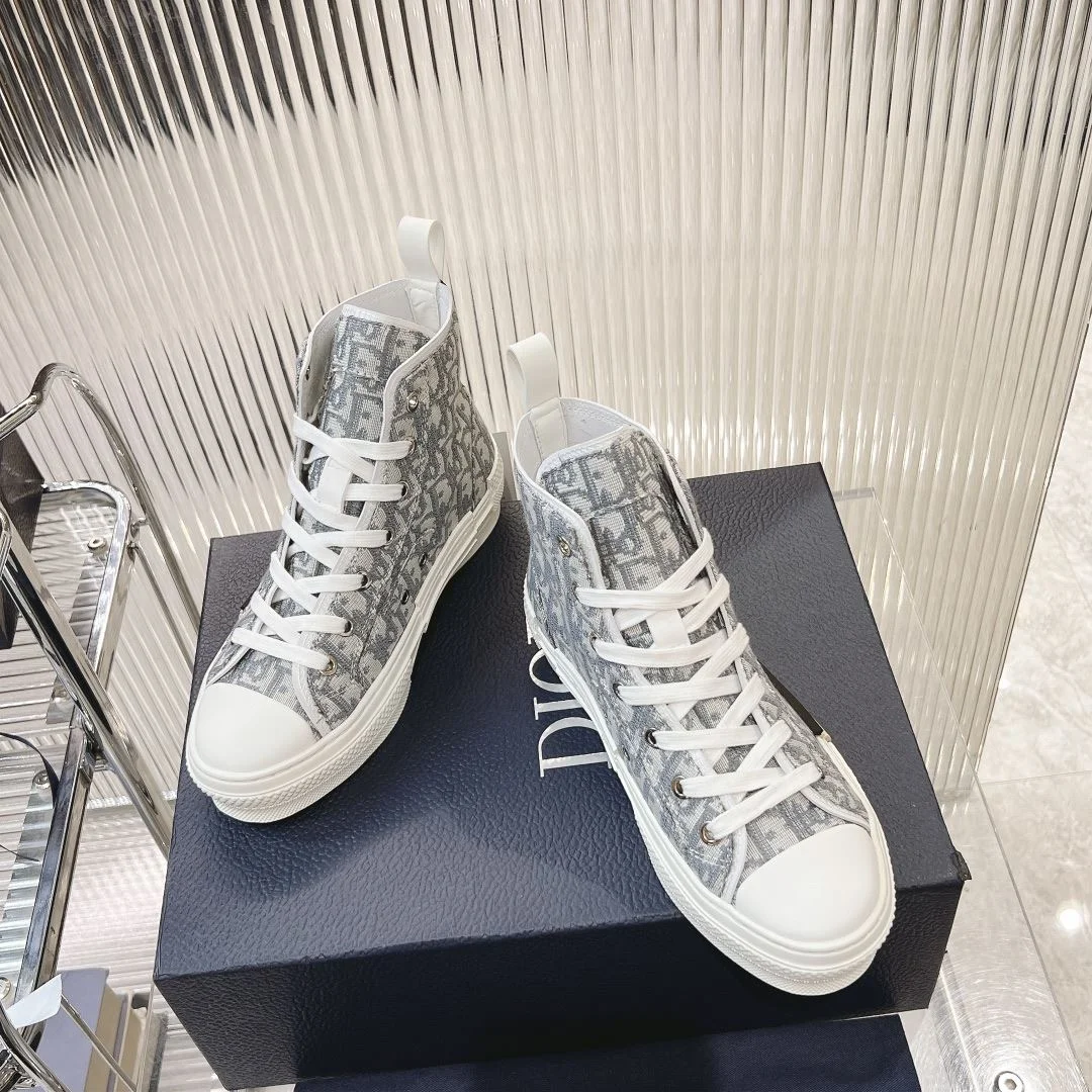 Inexpensive Christian Dior Flat Shoes