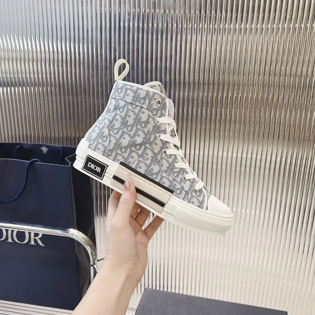 Inexpensive Christian Dior Flat Shoes