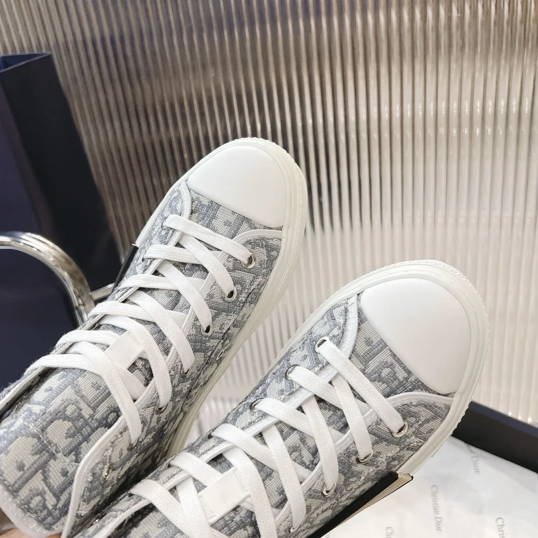 Inexpensive Christian Dior Flat Shoes