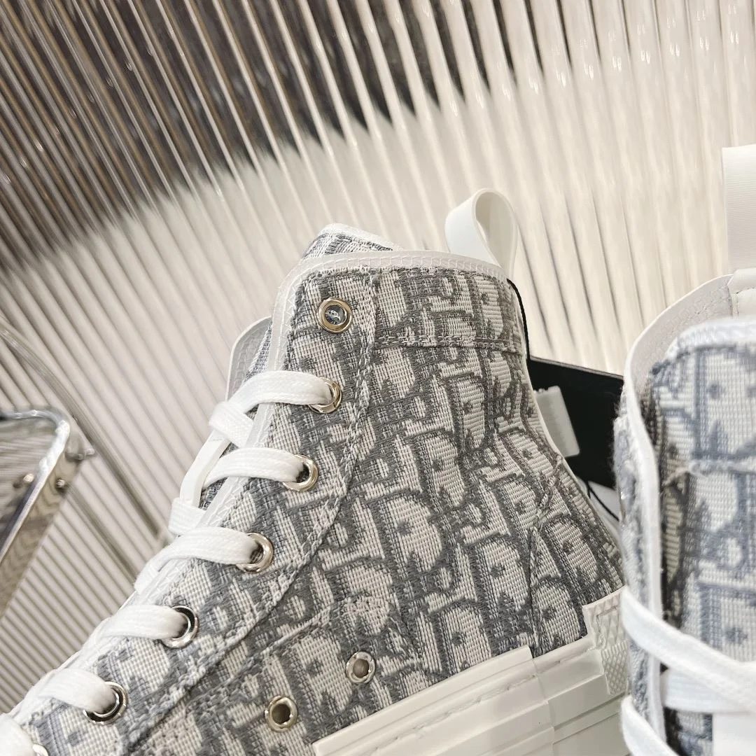 Inexpensive Christian Dior Flat Shoes