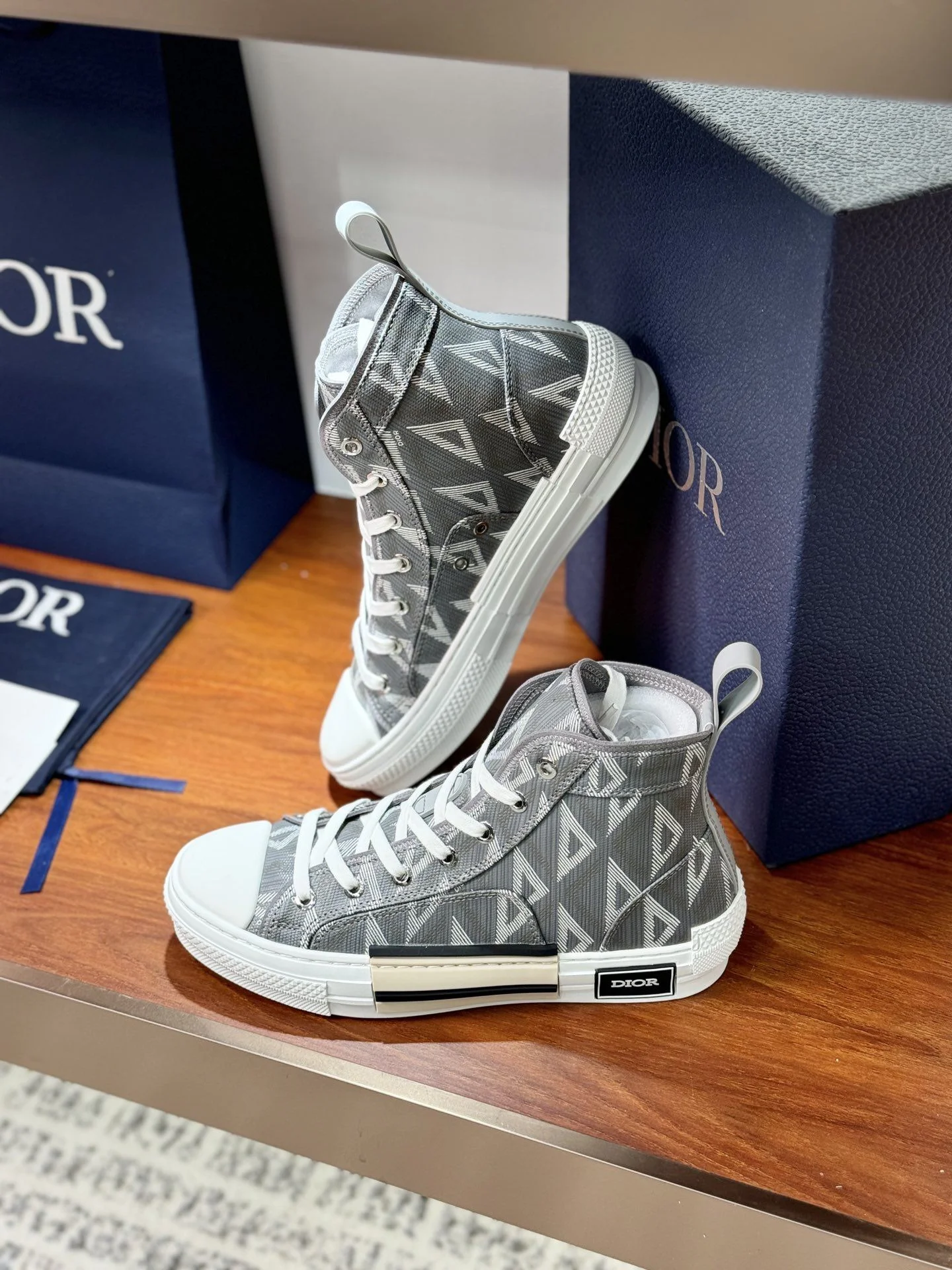 Top match Christian Dior Flat Shoes