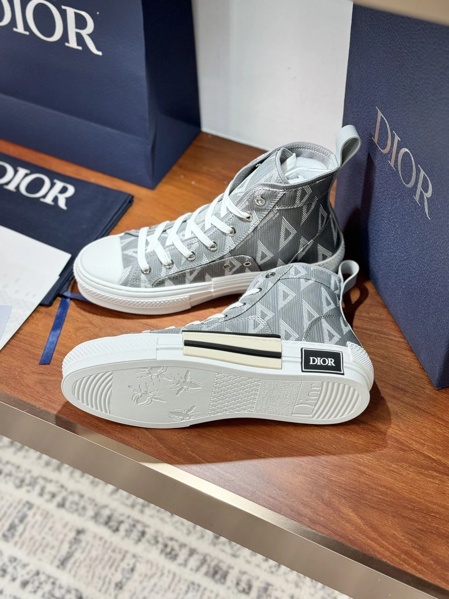 Top match Christian Dior Flat Shoes