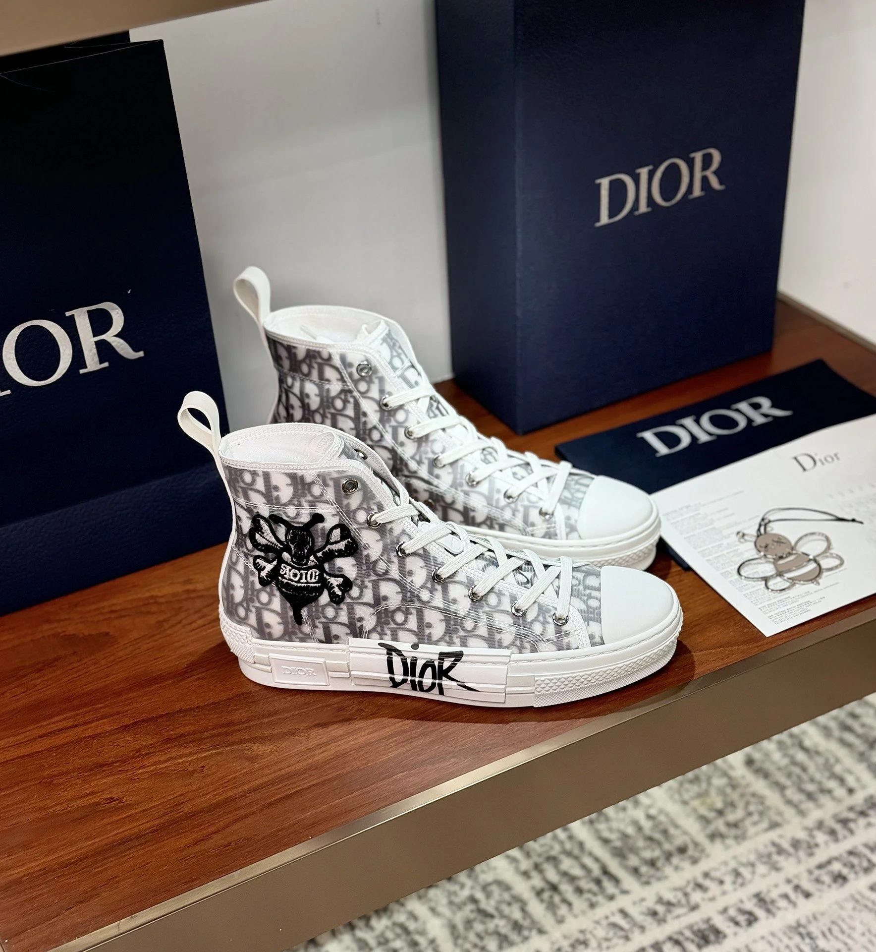 Bargain Christian Dior Flat Shoes