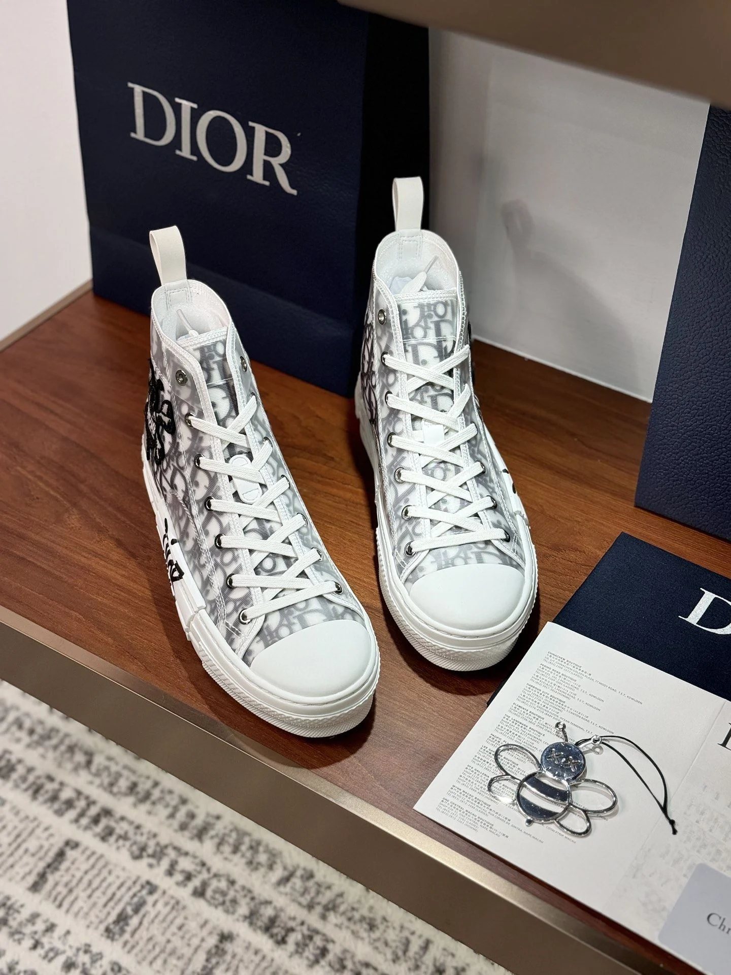Bargain Christian Dior Flat Shoes