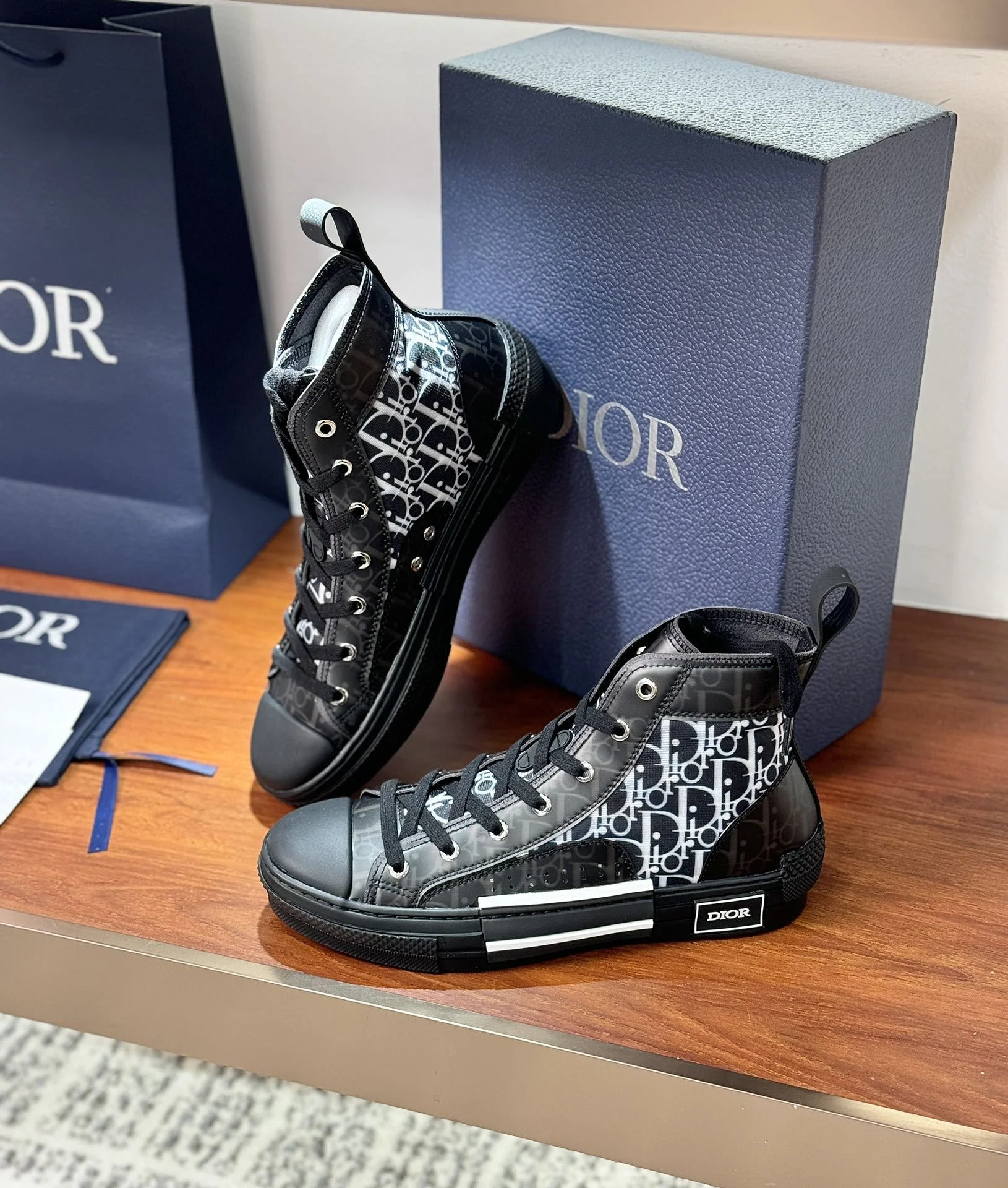 Top match Christian Dior Flat Shoes