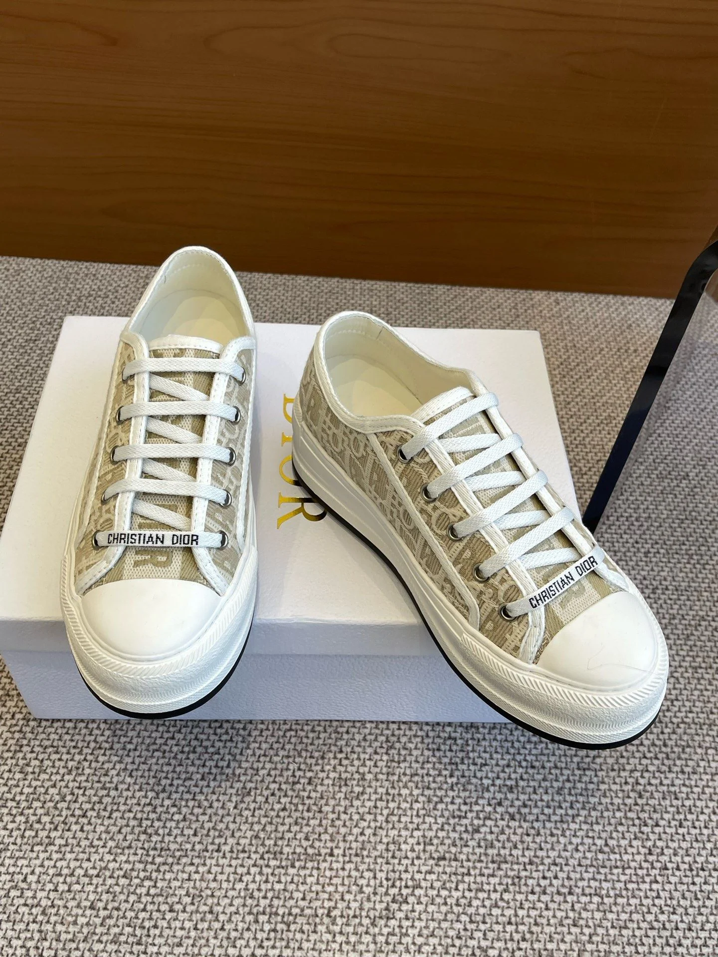 Official Christian Dior Flat Shoes
