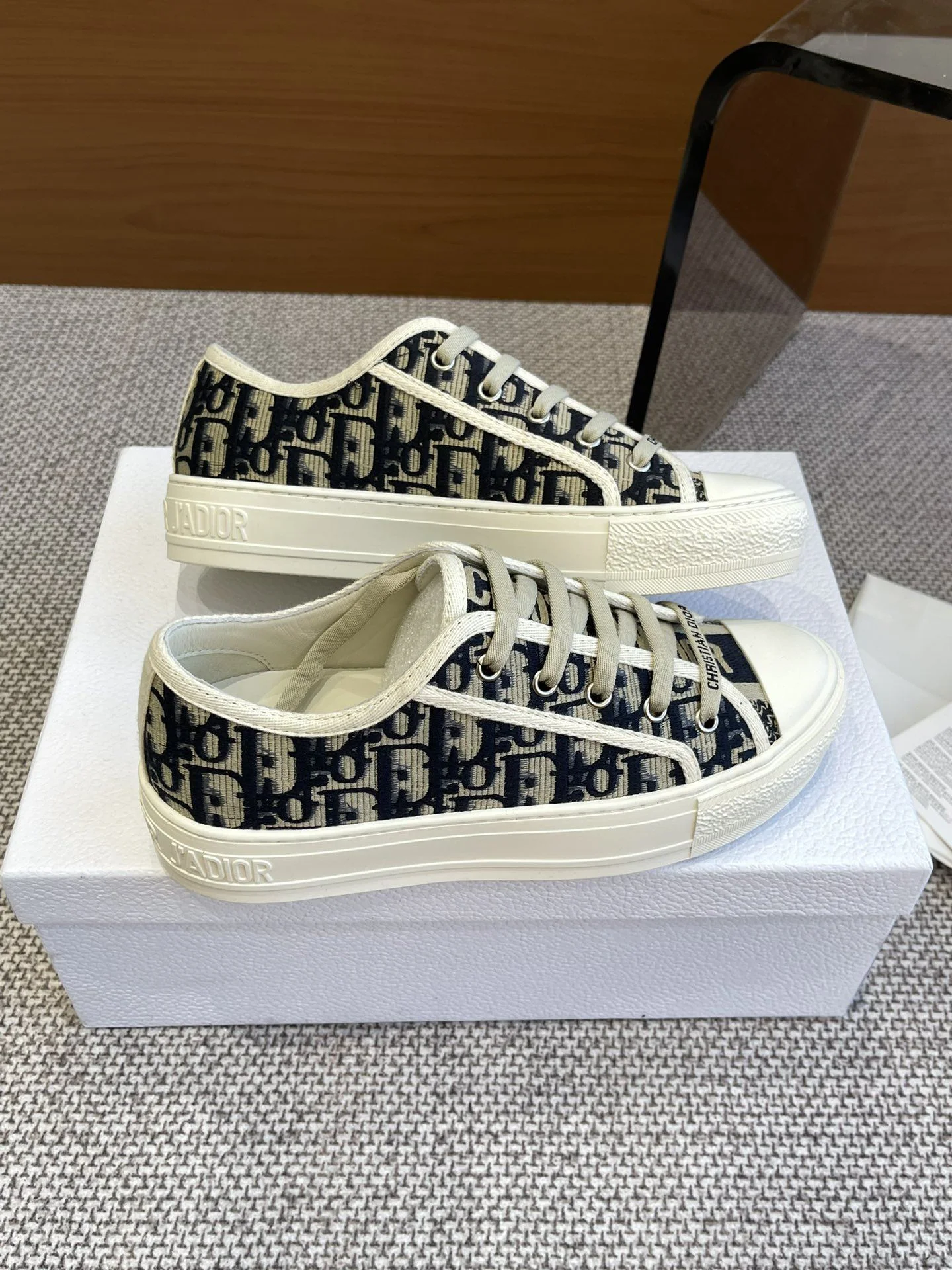 Official Christian Dior Flat Shoes