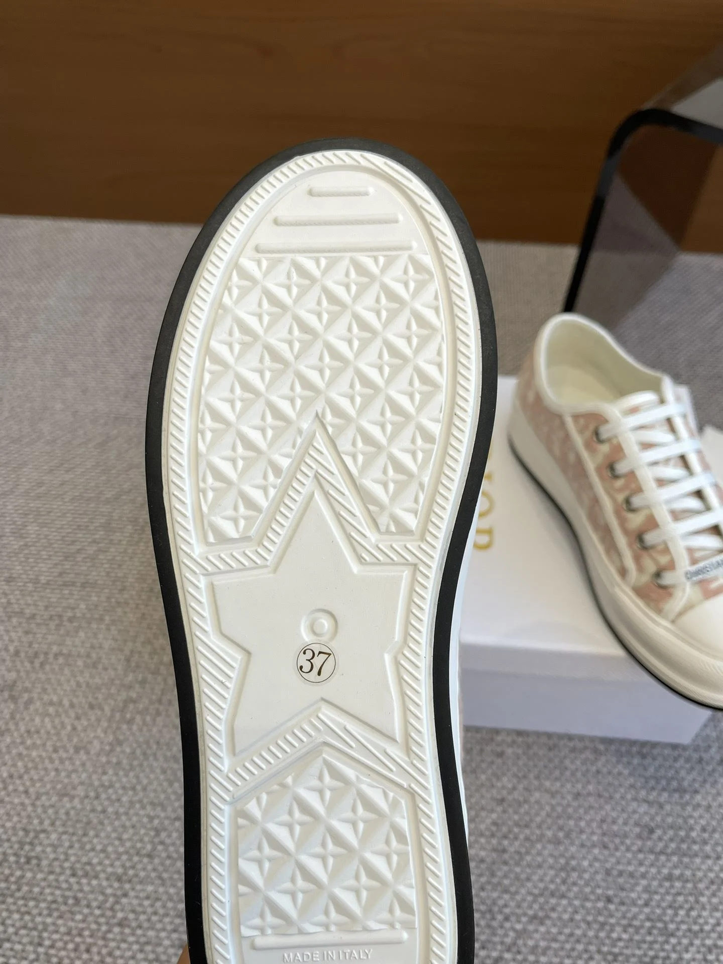 Top match Christian Dior Flat Shoes