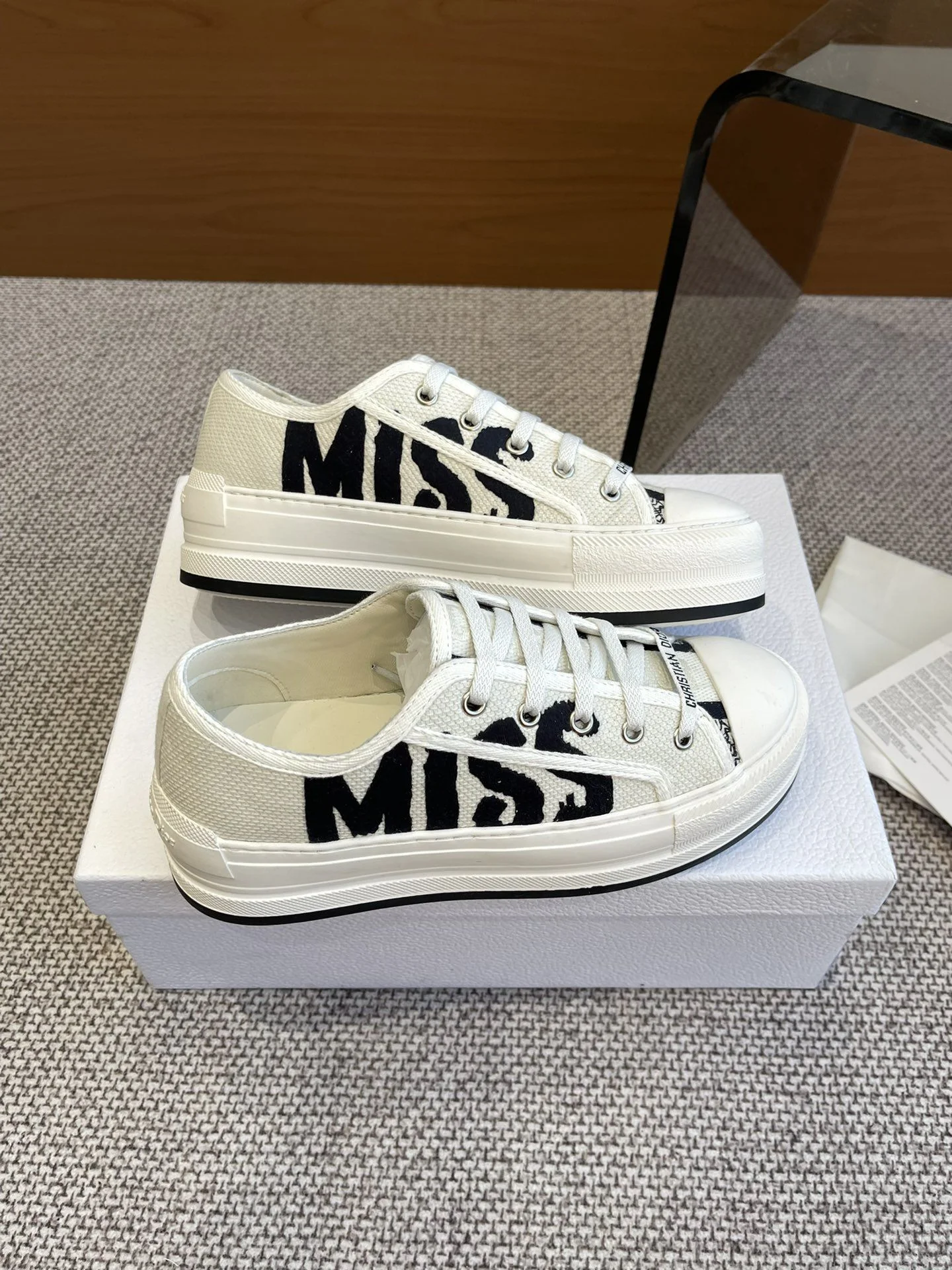 Discounted Christian Dior Flat Shoes