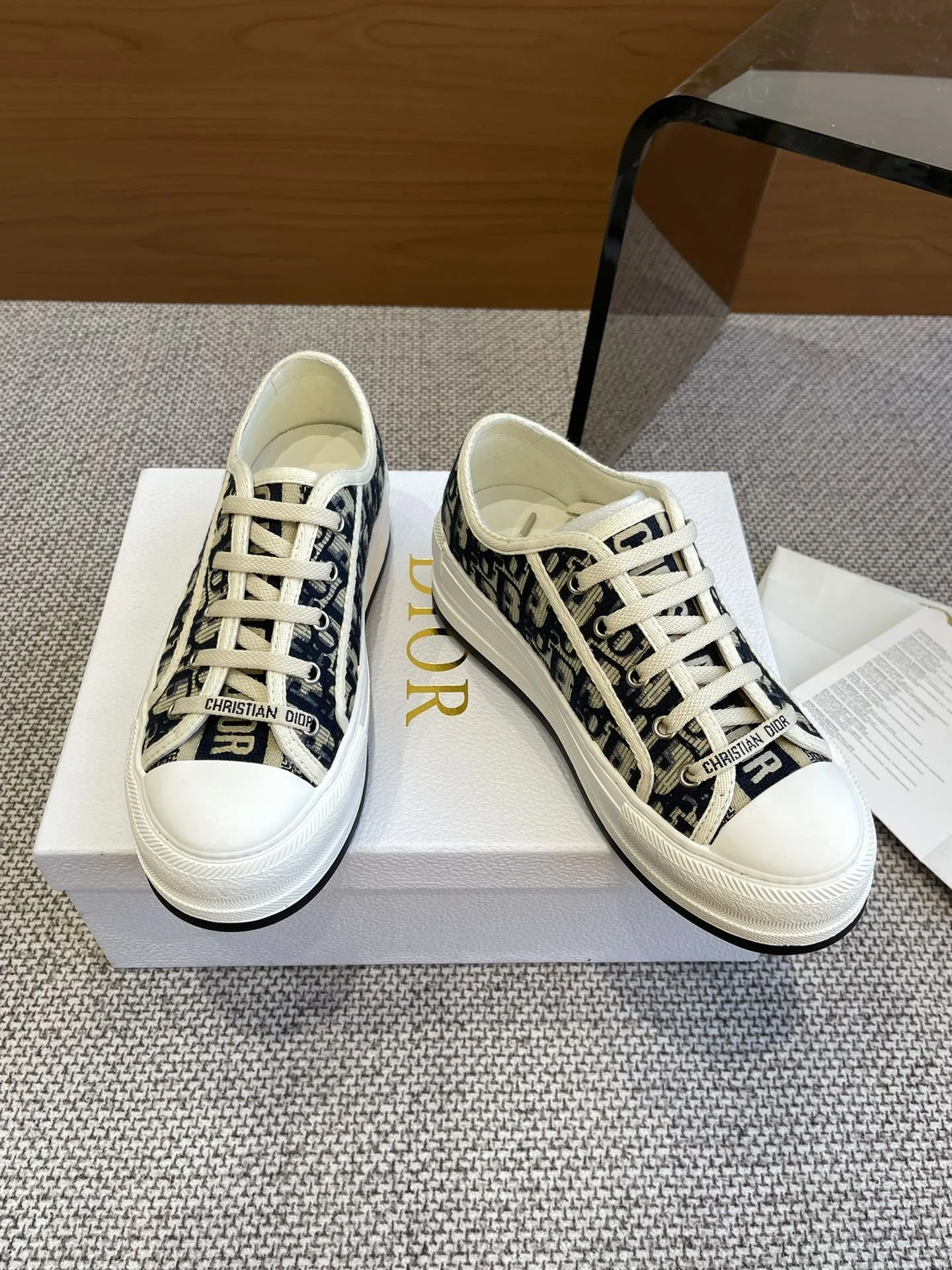 Top match Christian Dior Flat Shoes