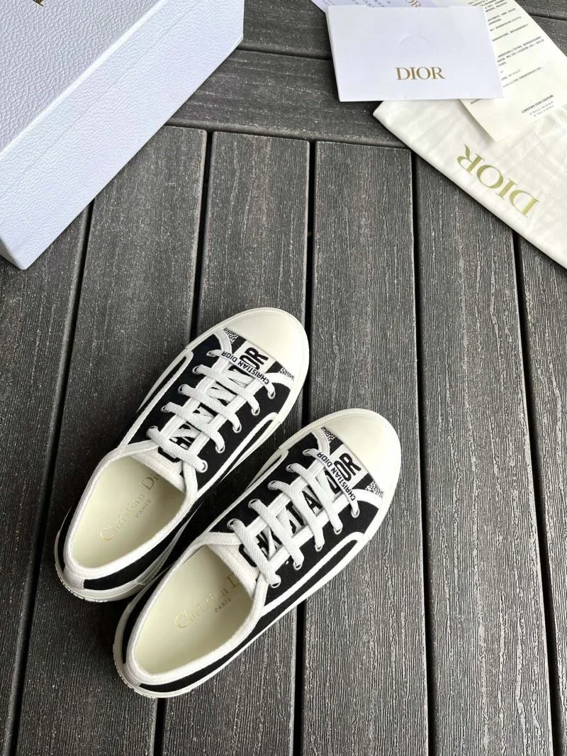 Inexpensive Christian Dior Flat Shoes