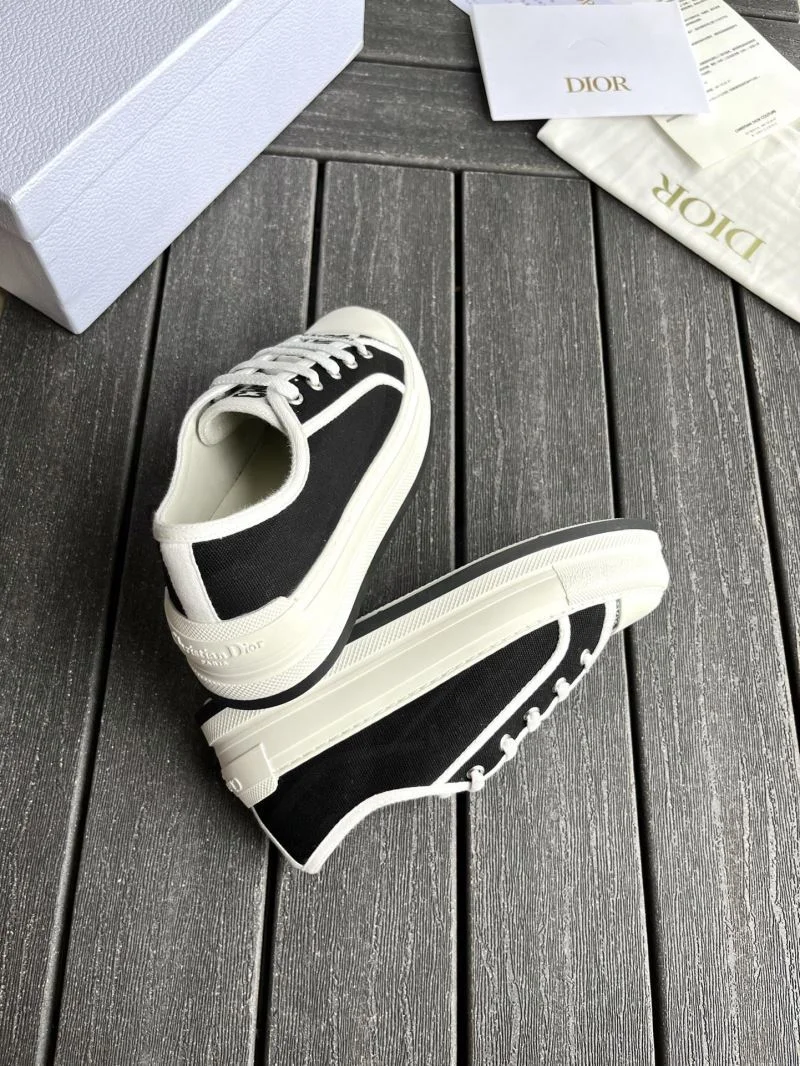 Inexpensive Christian Dior Flat Shoes