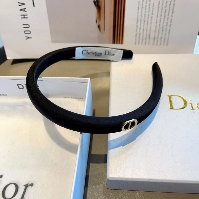 Accurate model Christian Dior Hair Hoop