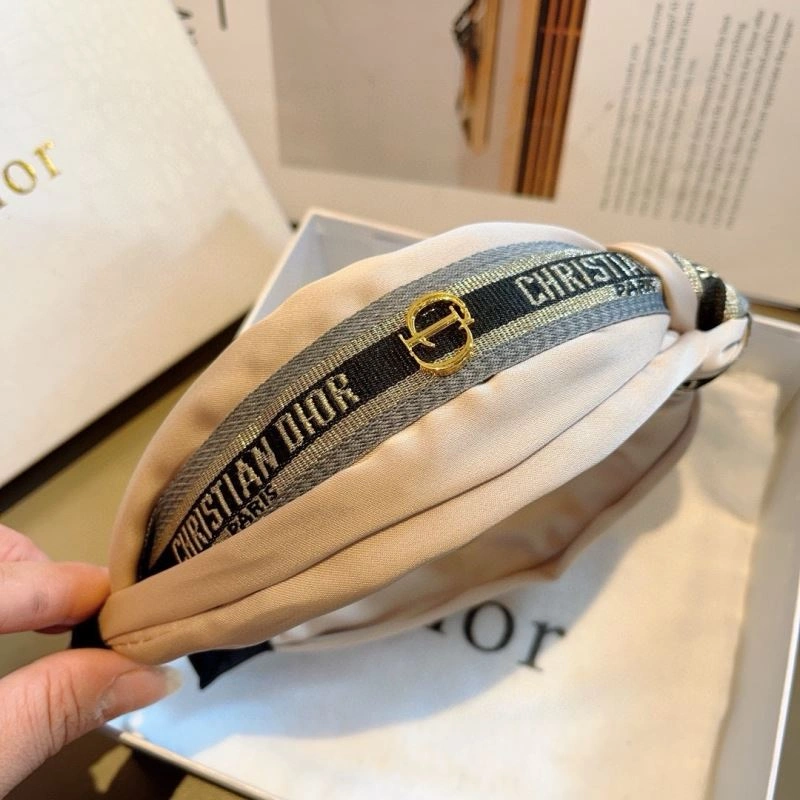 Accurate model Christian Dior Hair Hoop