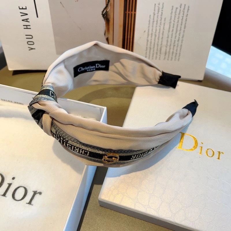 Accurate model Christian Dior Hair Hoop