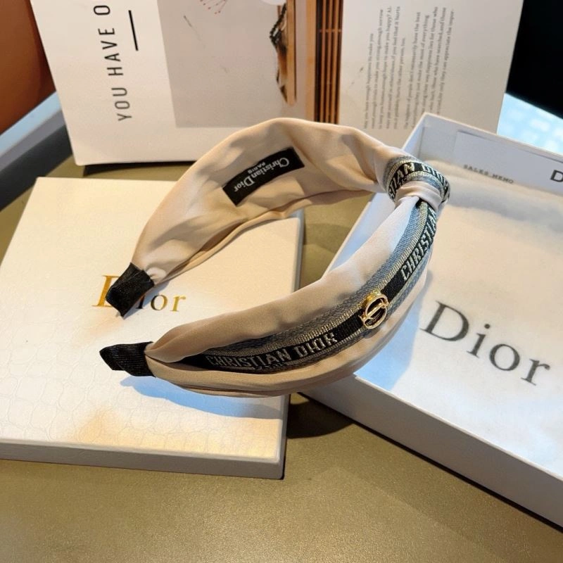 Accurate model Christian Dior Hair Hoop