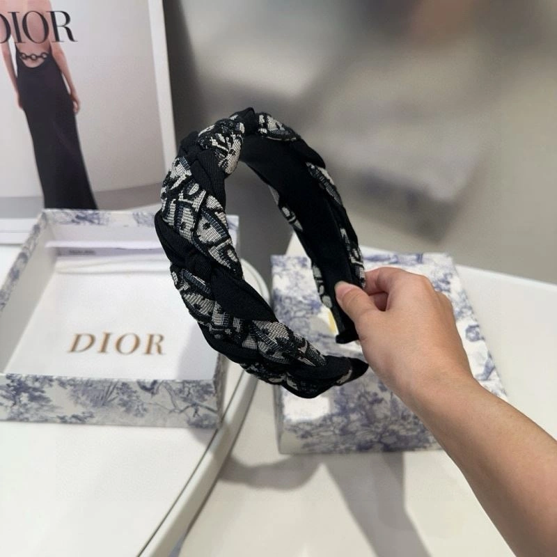 Accurate model Christian Dior Hair Hoop