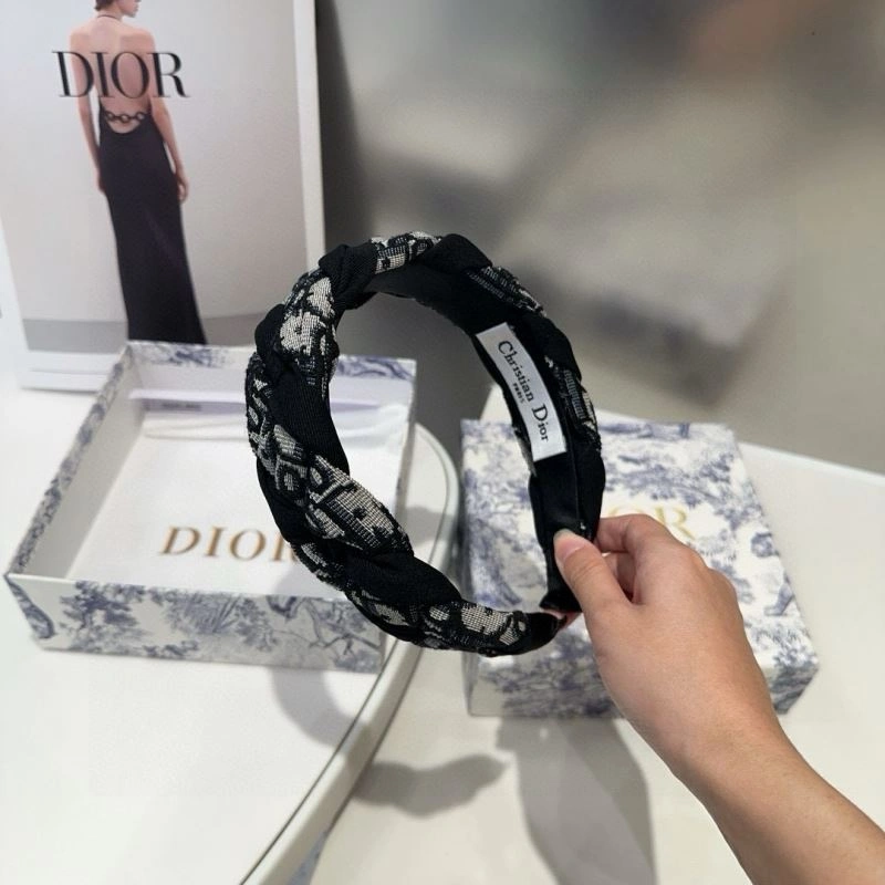 Accurate model Christian Dior Hair Hoop