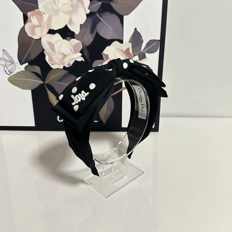 Accurate model Christian Dior Hair Hoop