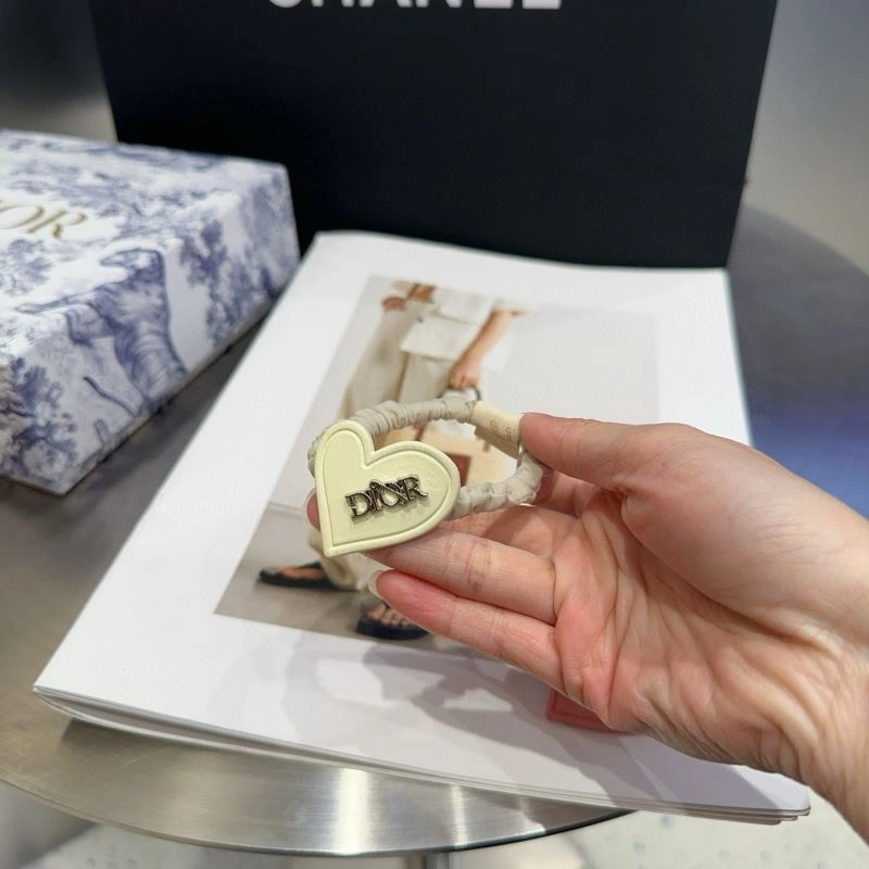 Value-priced Christian Dior Hair Hoop