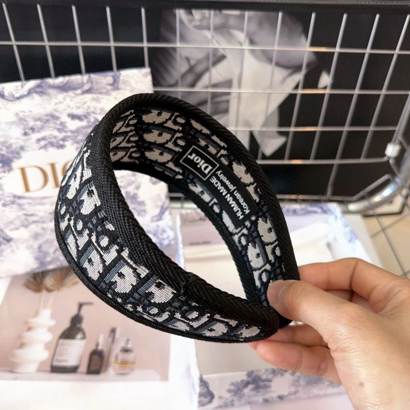 Indistinguishable Christian Dior Hair Hoop