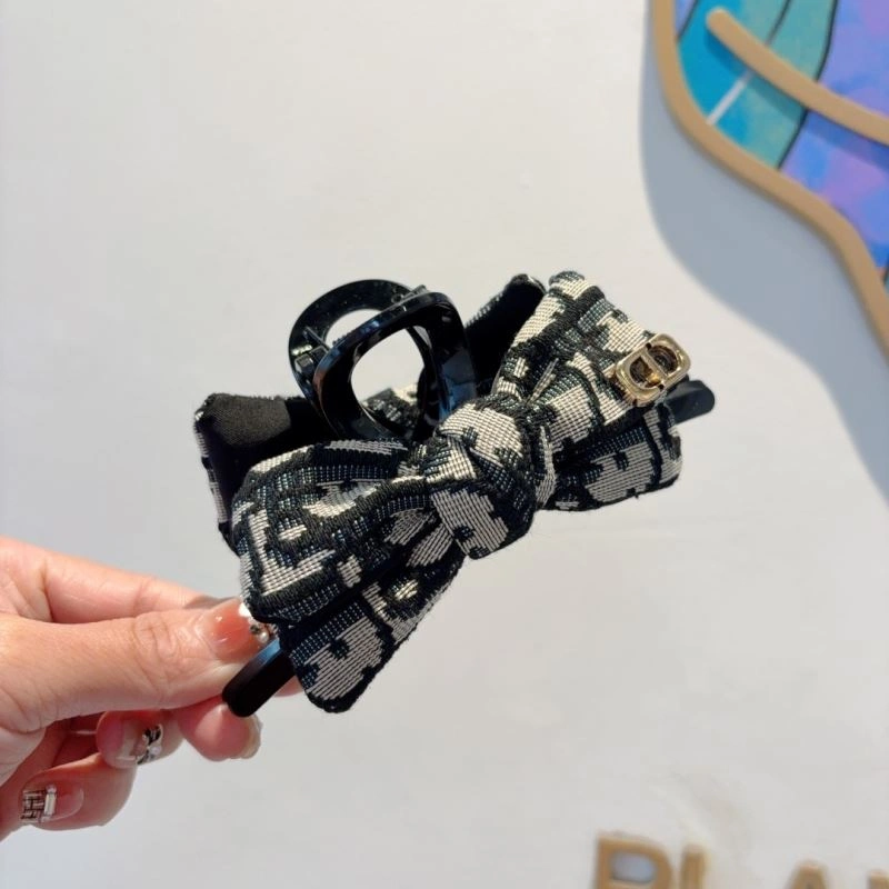 Accurate model Christian Dior Hair Hoop