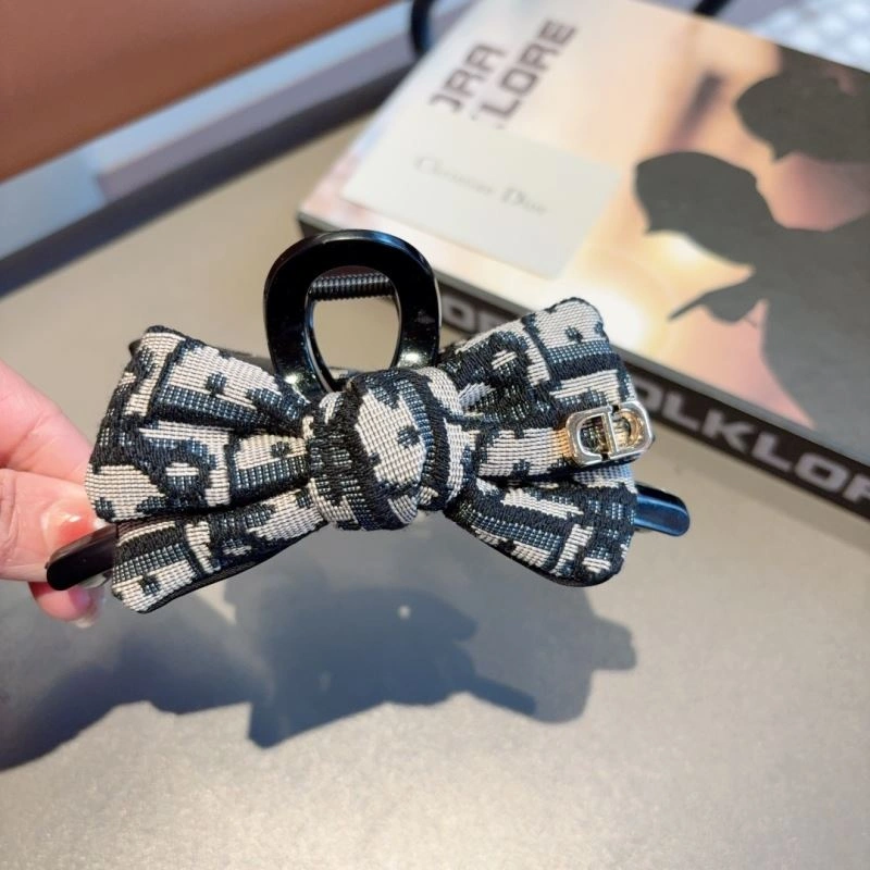 Accurate model Christian Dior Hair Hoop