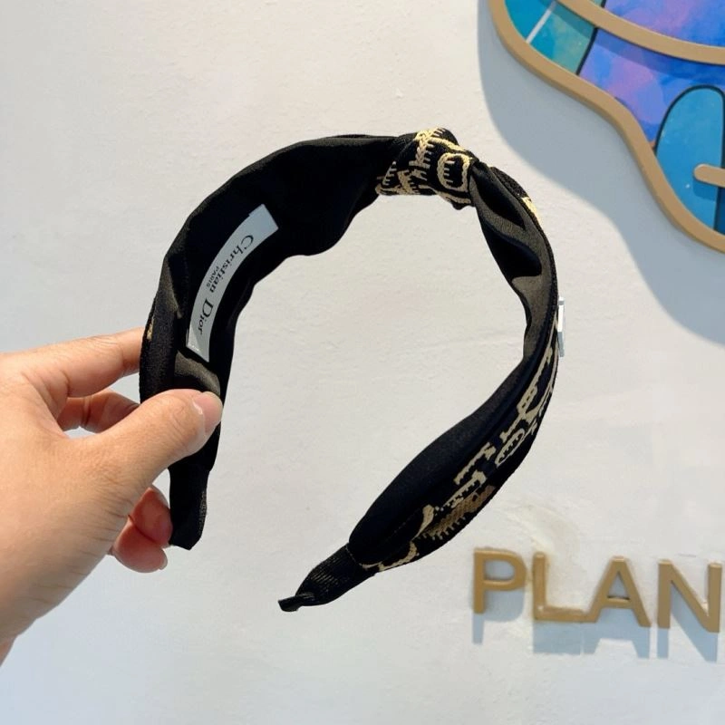 Accurate model Christian Dior Hair Hoop