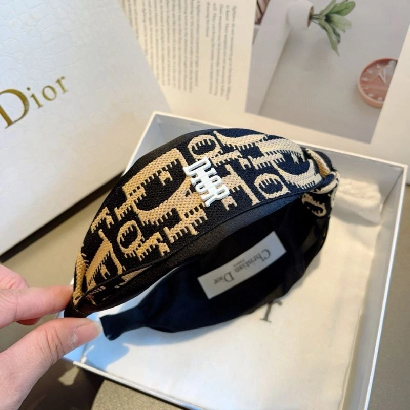 Accurate model Christian Dior Hair Hoop