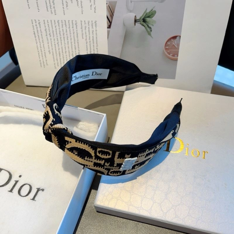 Accurate model Christian Dior Hair Hoop
