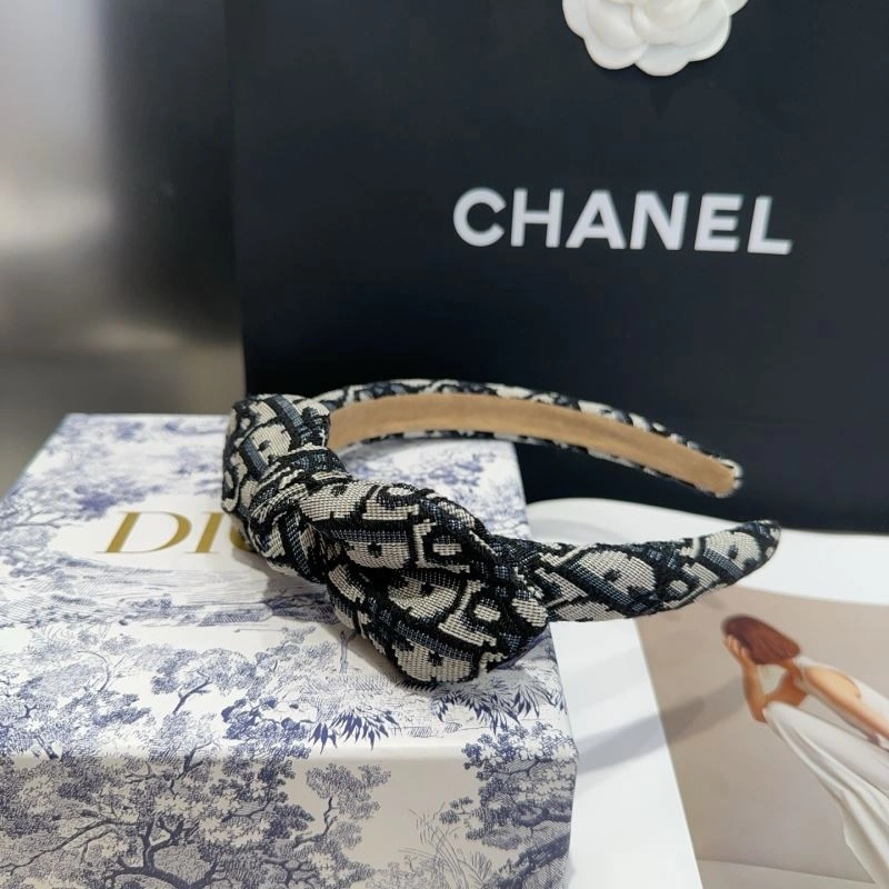 Value-priced Christian Dior Hair Hoop