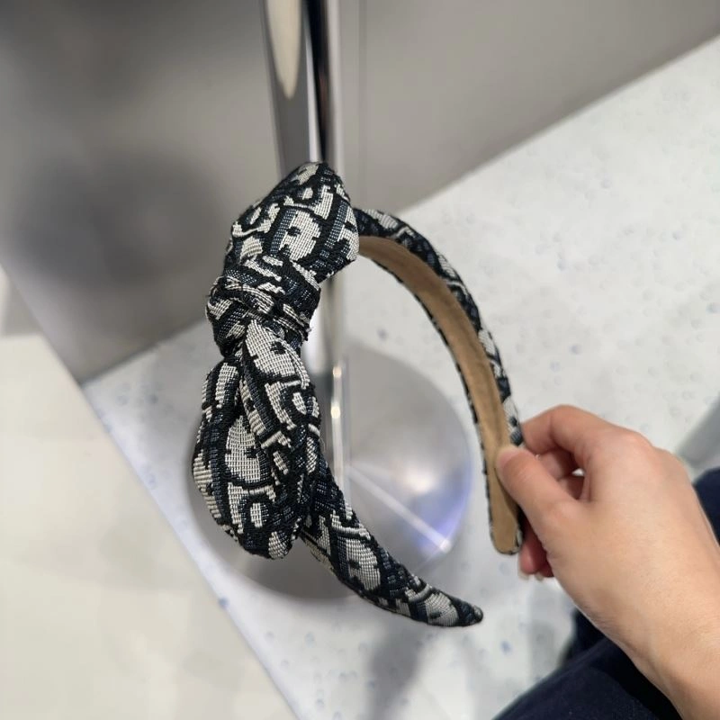 Value-priced Christian Dior Hair Hoop