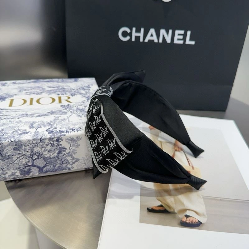 Value-priced Christian Dior Hair Hoop