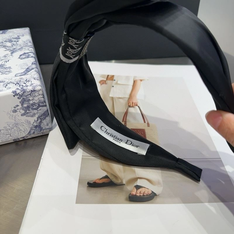 Value-priced Christian Dior Hair Hoop