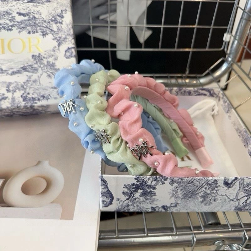 Accurate model Christian Dior Hair Hoop