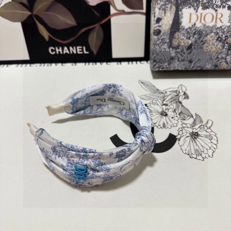 Accurate model Christian Dior Hair Hoop
