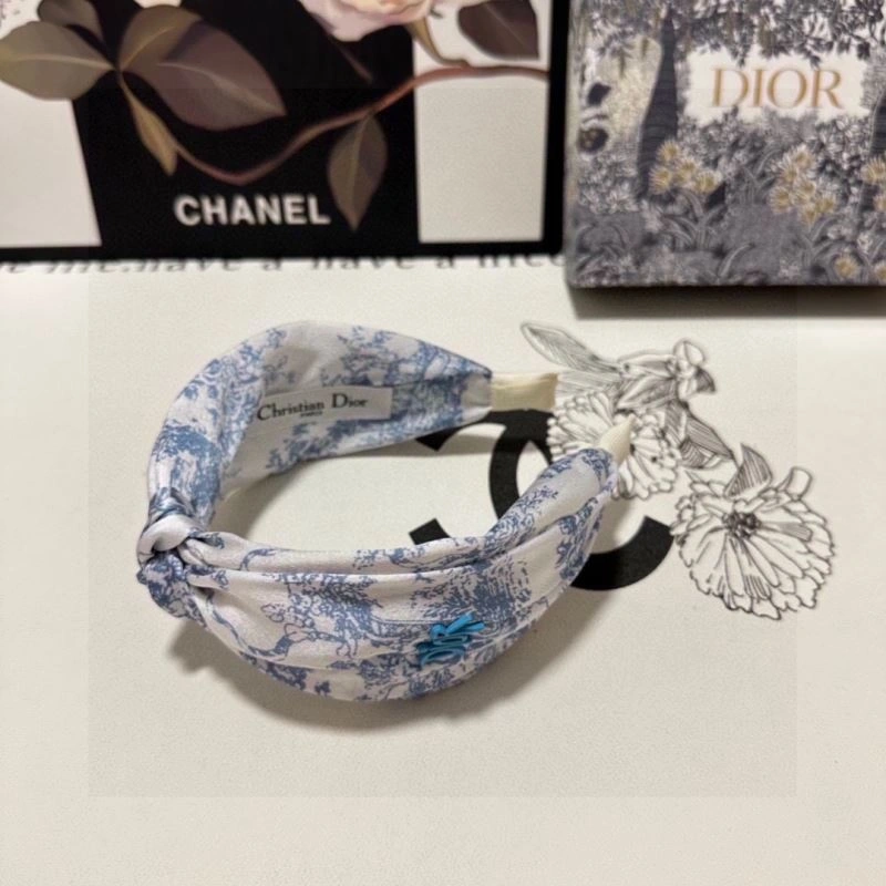 Accurate model Christian Dior Hair Hoop