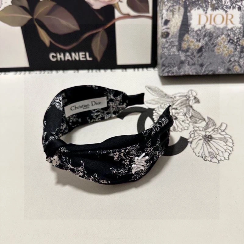 Indistinguishable Christian Dior Hair Hoop