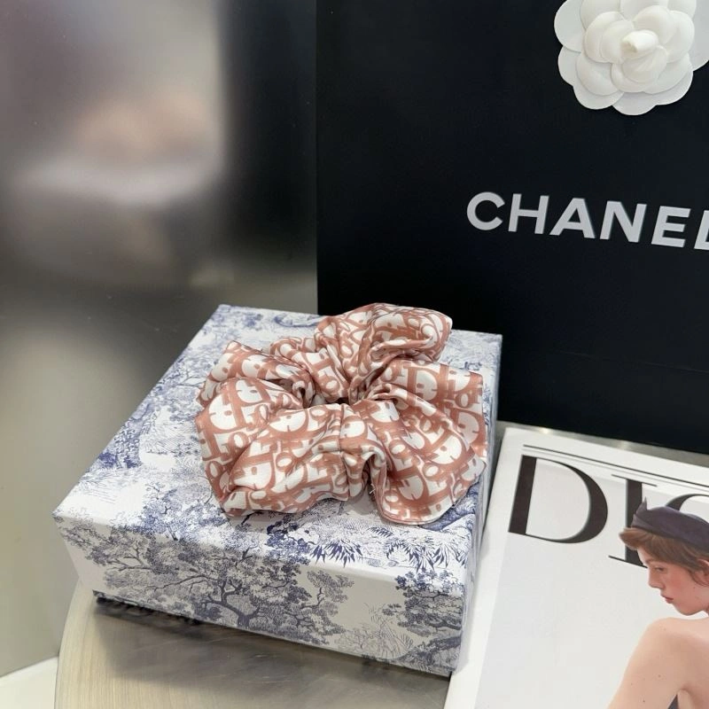 Accurate model Christian Dior Hair Hoop