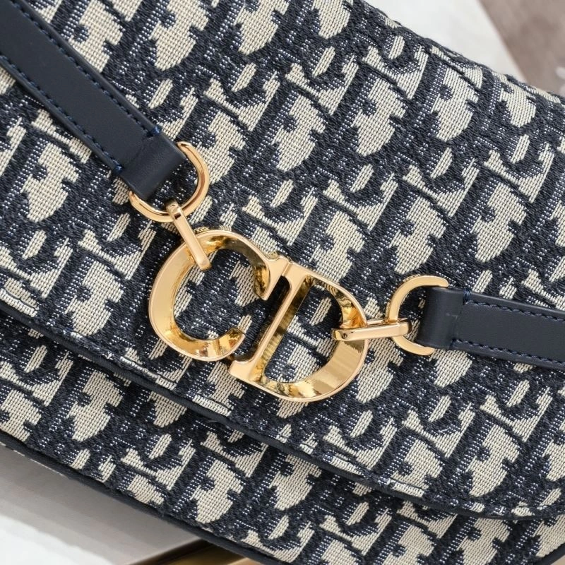 Accurate model Christian Dior Hobo Bags
