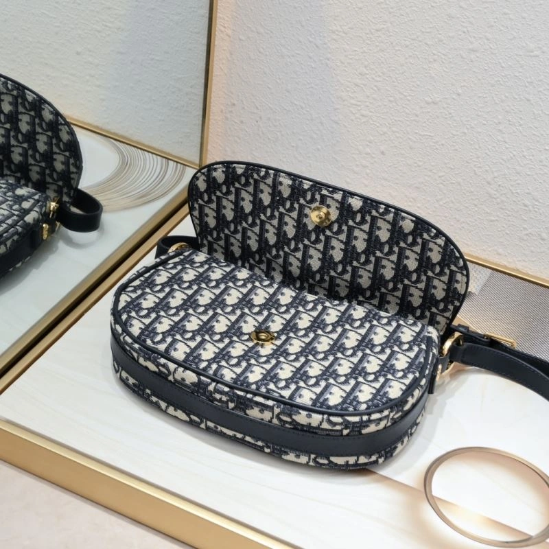 Accurate model Christian Dior Hobo Bags
