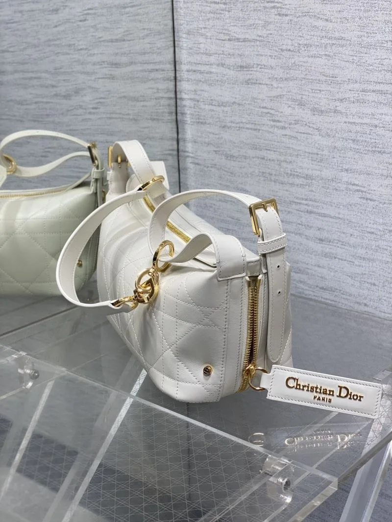 Accurate model Christian Dior Hobo Bags
