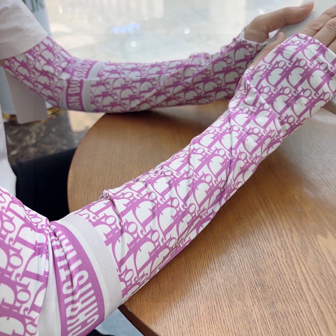 Accurate model Christian Dior Ice Silk Sleeves