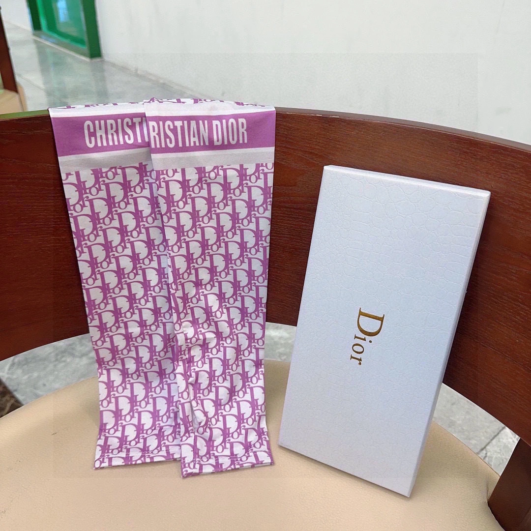 Accurate model Christian Dior Ice Silk Sleeves