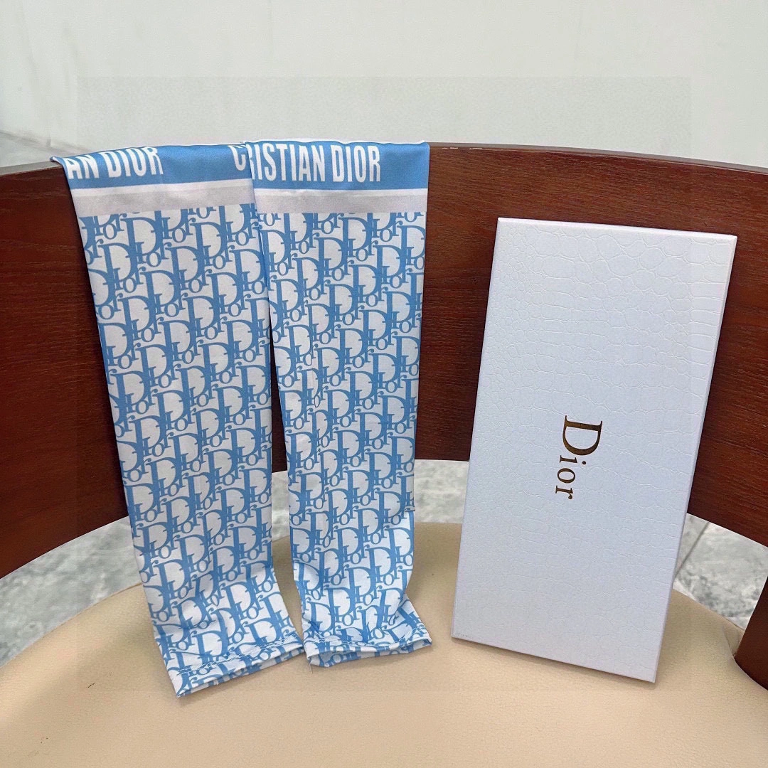 Legit Christian Dior Ice Silk Sleeves