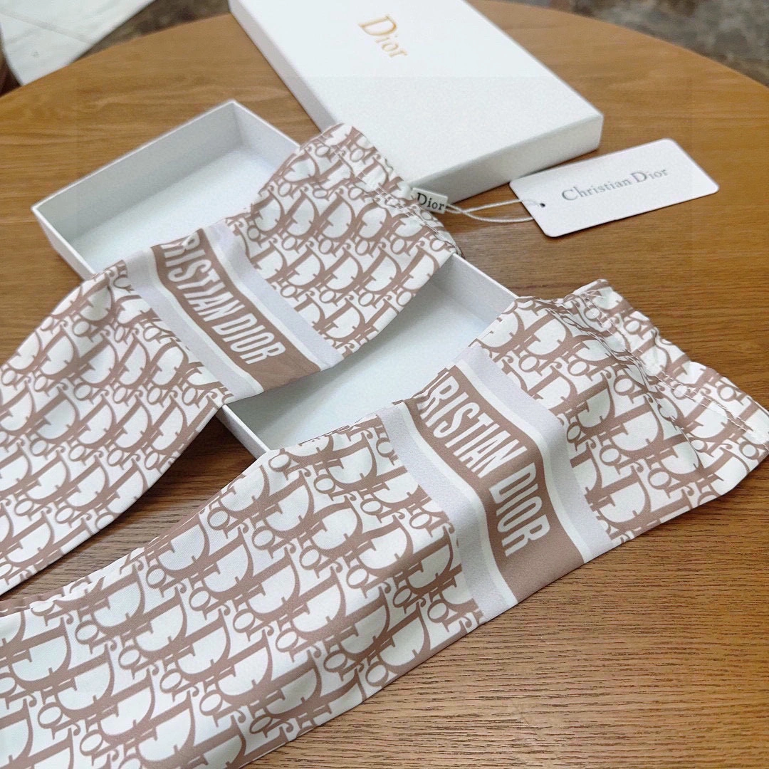 Brand-authenticated Christian Dior Ice Silk Sleeves